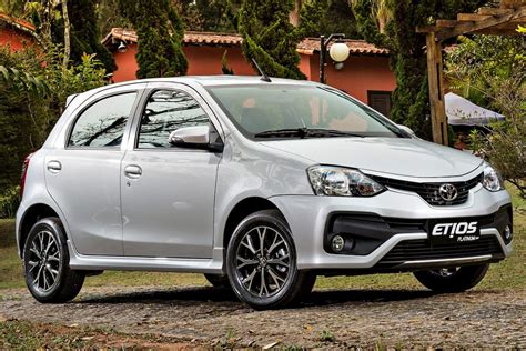 Carros Populares Mais Vendidos em 2022 Conheça 27 Modelos