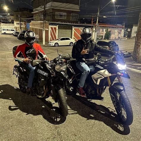Pin em Salvamentos rápidos Motos de rua Desenho de moto empinando