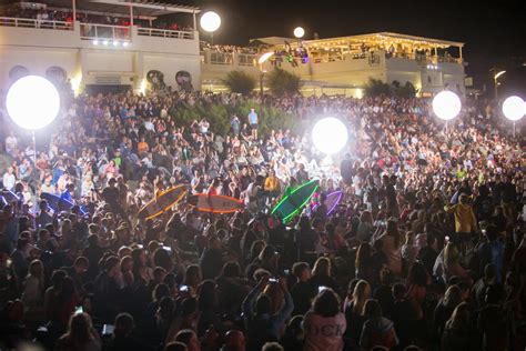 Anglet Le Rip Curl Pro Fait Une Pause Le Surf De Nuit Aura Lieu