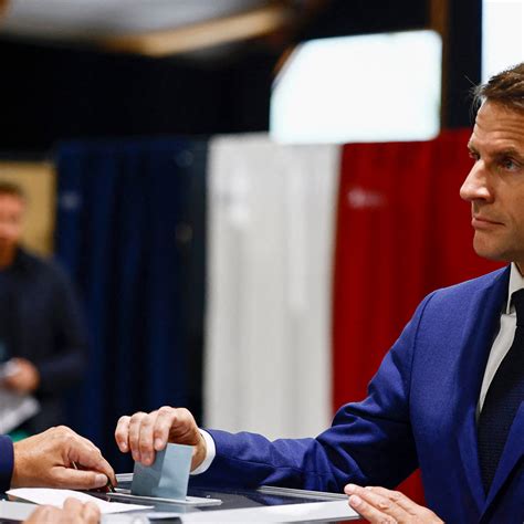 Législatives 2024 pourquoi Emmanuel Macron souffle t il le chaud et