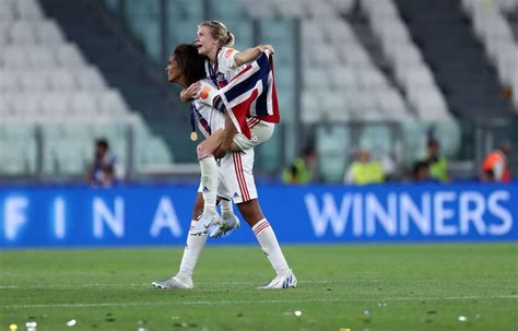 Équipe féminine de l OL PSG MelinaDiego
