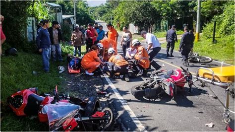 Múltiple choque entre tres motos y camión en Panchimalco Noticias de