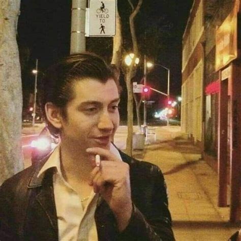 Pin On Alex Turner Alex Pics Alex Turner People