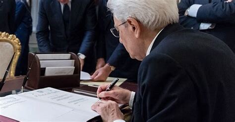 Mattarella ha firmato il Decreto dignità Rai News
