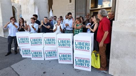 Suicidio Assistito Depositate In Consiglio Fvg Ottomila Firme Per La