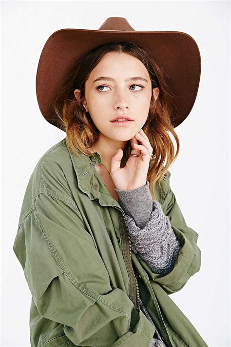 Srta Pepis Teresa Oman Urban Outfitters New York Style