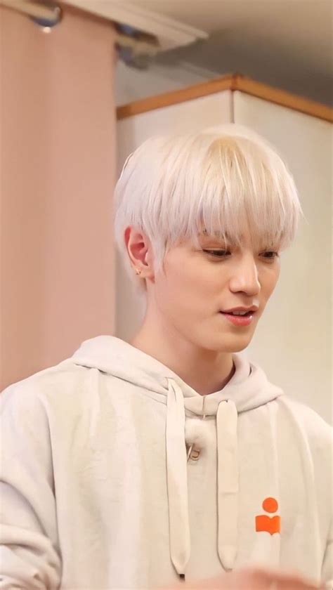 Pin Oleh Yoro Di Nct Taeyong Gambar Pacar Manga Romantis Gambar