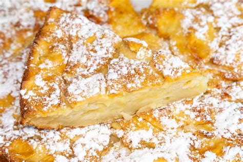 Ciasto francuskie z tartymi jabłkami i kremem budyniowym szybkie i