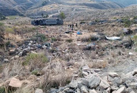 Cinco Muertos Y Nueve Heridos Tras Embarrancamiento De Un Bus En La