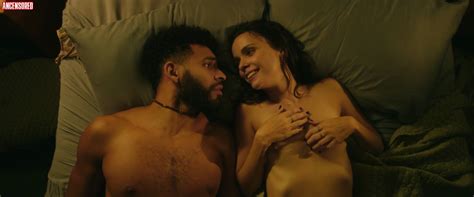 Naked Débora Falabella in Depois a Louca Sou Eu