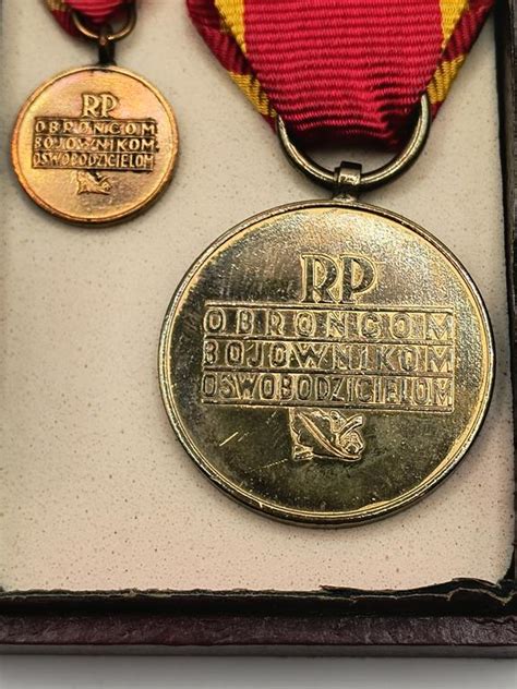 Medal Za Warszaw Miniaturka Antykikormoran