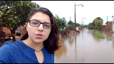 Chuva alaga ruas e invade casas em Foz do Iguaçu Oeste e Sudoeste G1