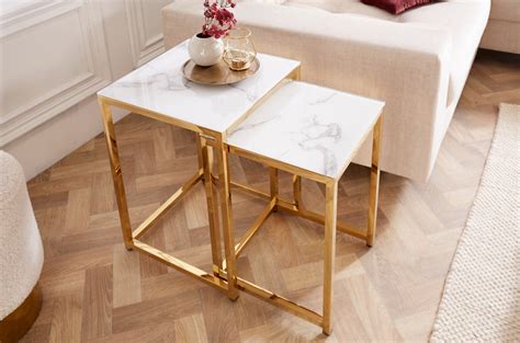 Białe stoliki kwadratowe marmur ELEGANCE w stylu glamour na złotych