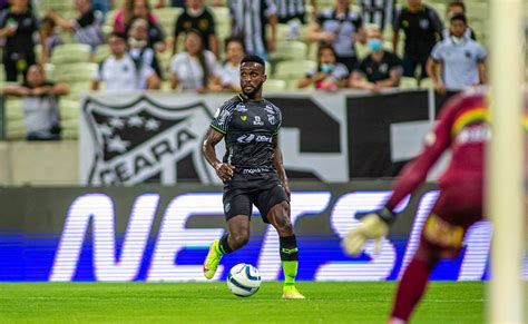 Em clássico regional Ceará e Sport se enfrentam pela Copa do Nordeste