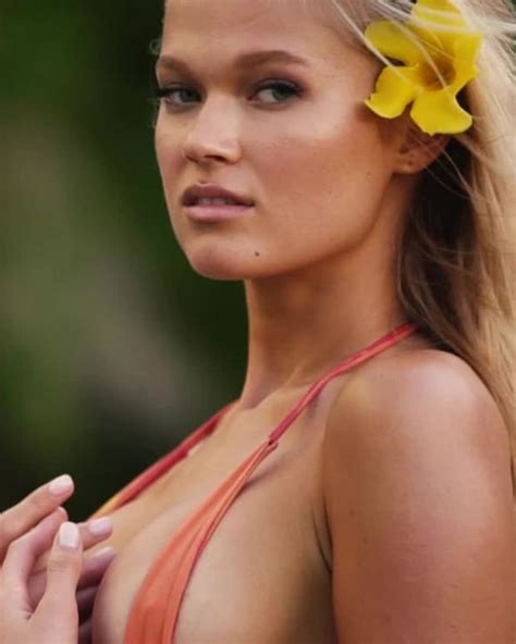 Vita Sidorkina Sizzles In Nevis For Si Swimsuit Swimsuit Si