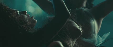 Lesbian Vampire Killers nude pics página 3