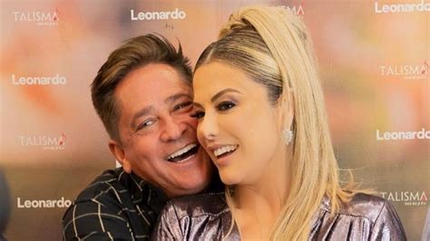 Foto Mulher de Leonardo há 25 anos Poliana Rocha não tem papas na