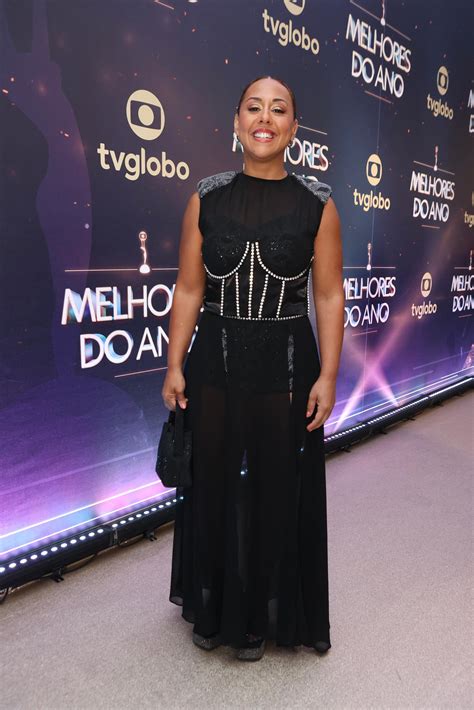 Melhores Do Ano Veja Os Looks Dos Famosos No Tapete Vermelho