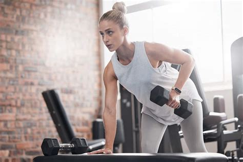 Top 7 des exercices pour les triceps avec haltères