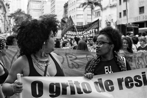 Negros apontam inclusão no mercado de trabalho como tema mais urgente