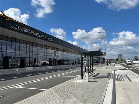 Lotnisko w Radomiu już działa Jak wygląda dojazd RMF 24
