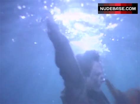 Simone Elise Girard Nude In Underwater The Hunger Nudebase