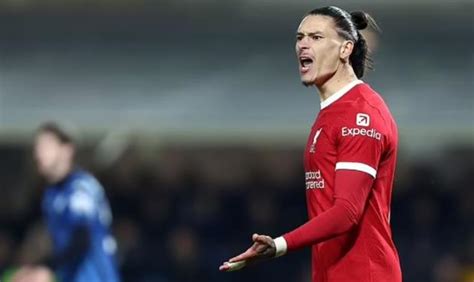 Darwin Nunez có động thái lạ giữa tin đồn rời Liverpool