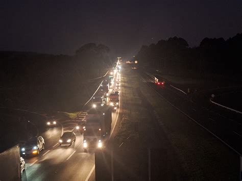 Acidente complica trânsito na rodovia Washington Luís São Carlos em Rede