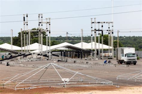 Montagem da estrutura do Palmas Capital da Fé 2024 REDEPARÁ
