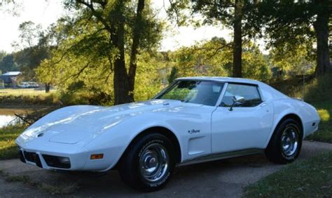 CLASSIC WHITE 1975 CHEVROLET CORVETTE STINGRAY FACTORY 4 SPEED W COLD