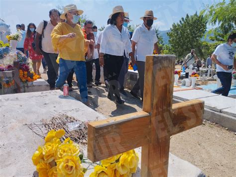 Unas 20 Mil Personas Han Acudido A Los Cementerios De Acapulco Informa
