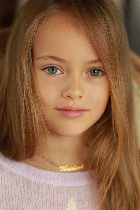 Trop jeune pour être mannequin Kristina Pimenova est la plus jolie