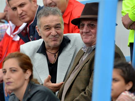 Dumitru Dragomir îi face echipa lui Gigi Becali