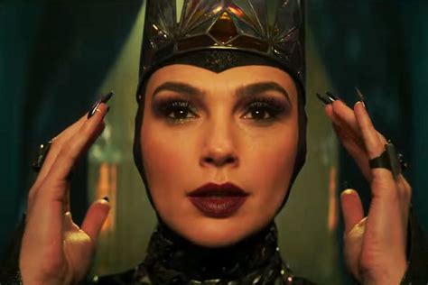Branca de Neve live action ganha teaser Gal Gadot como Rainha Má