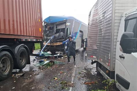 Engavetamento na BR 277 envolveu 128 veículos aponta laudo