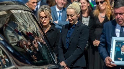 Marina Berlusconi E Marta Fascina Lasciano I Funerali Tenendosi Per Mano