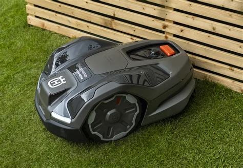 Automower 410XE NERA und 310E NERA Neue Husqvarna Mähroboter ohne