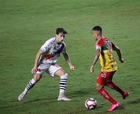 Brusque peca na defesa e é derrotado pelo Vasco em São Januário EsporteSC