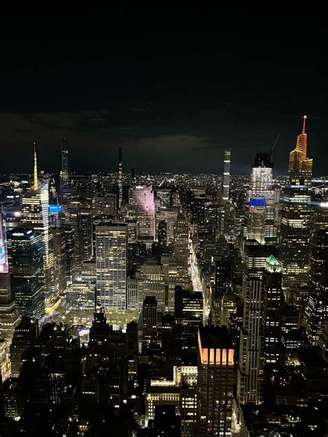 Pin by Adela Mola on Guardado rápido in 2024 Nyc at night Night city