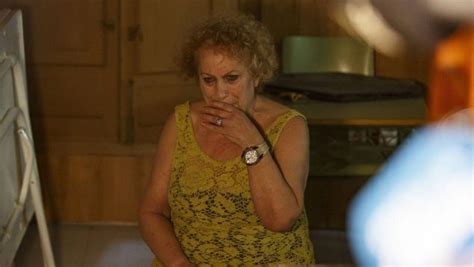 La madre de Rubiales recibe el alta y sale del hospital acompañada de