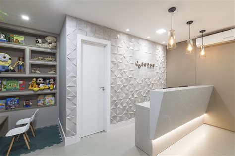 Recepção de clínica odontológica em Blumenau SC por MESSEN ARQUITETURA