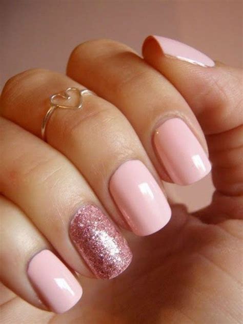 ongles décorés deco ongle gel idee deco ongle rose pale Nail Manicure