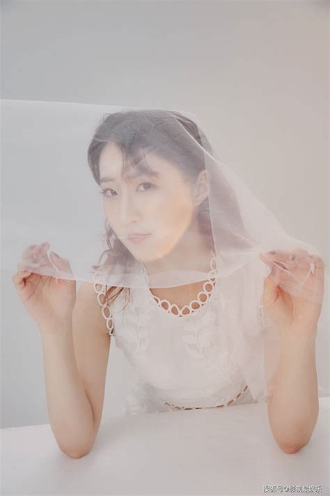 95后美女演员胡晟益最新绝美写真太美了 搜狐大视野 搜狐新闻