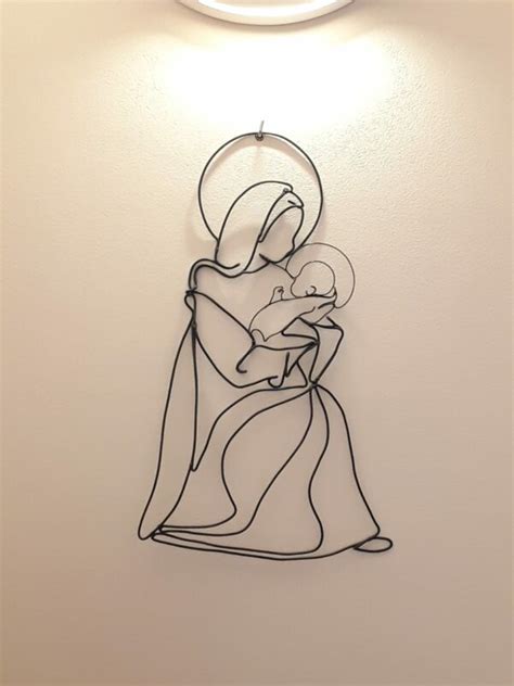 Sculpture de la vierge Marie et lenfant Jésus en fil de fer gainé De