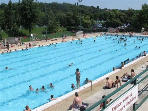 Public Swimming Pools In Catalonia Must Allow Women To Go 47 OFF