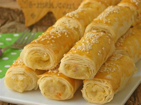 Yufkadan Patatesli Börek Nasıl Yapılır 14 16 Resimli Yemek Tarifleri
