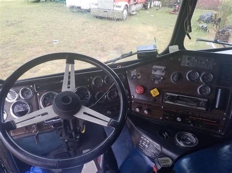 Big Rig Trucks New Trucks Truck Interior Freightliner Rigs