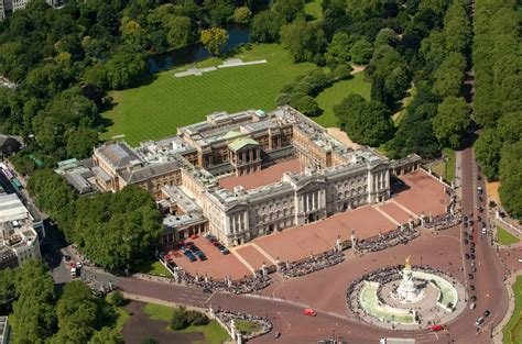 A Cu Nto Asciende La Fortuna Que Dej La Reina Isabel A Sus Herederos