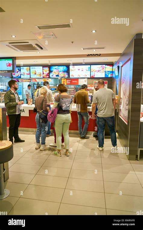 Kfc counter Fotos und Bildmaterial in hoher Auflösung Seite 2 Alamy