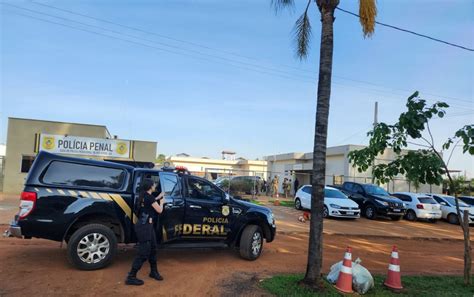 PF cumpre mandados contra suspeitos de comandar de dentro de presídio